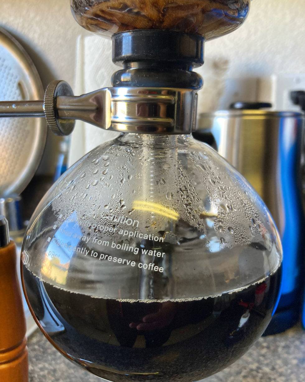 Coffee Siphon, a lab gimmick that really works. - Coffee Ken